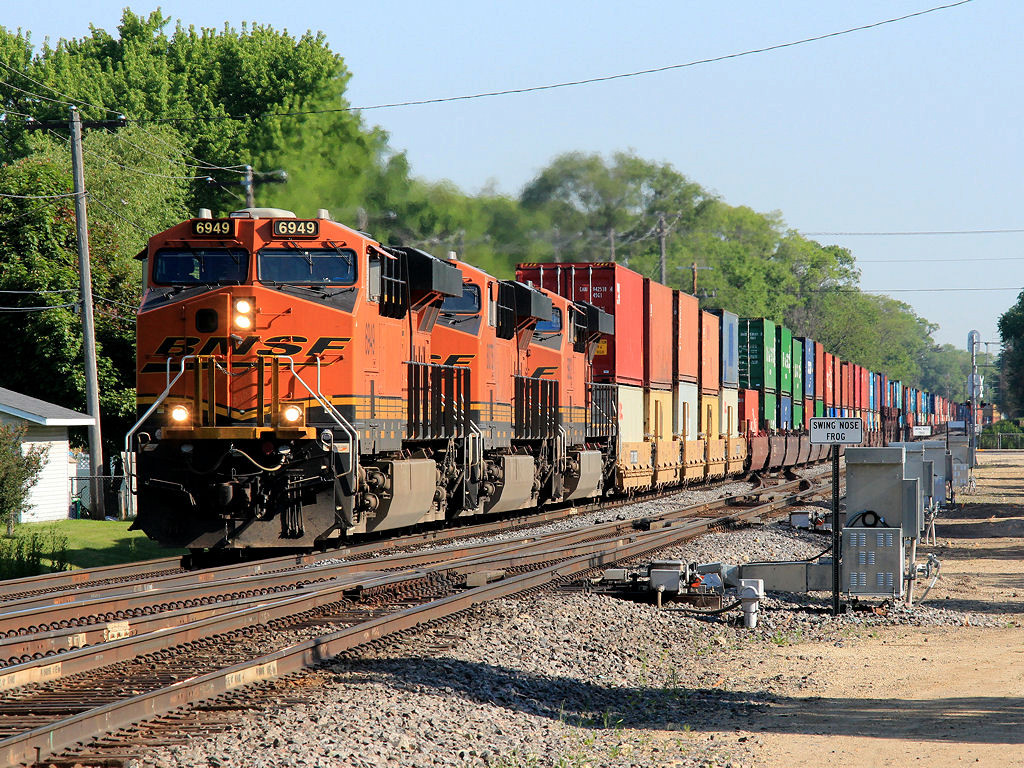 BNSF 6949